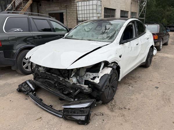 Balts Tesla Model Y 2026 Klaipėda, ar dzinēja tilpumu 0.00 L un nobraukumu 5 tūkst. km par 26000 €, foto 8 vietnē AUTOMOTO.COM.LV