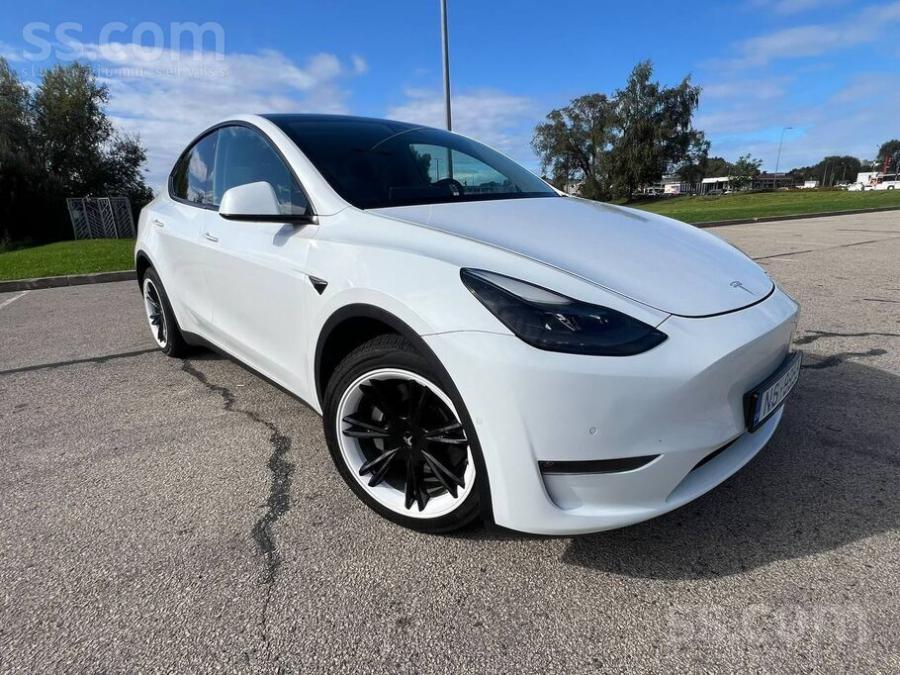 Balts Tesla Model Y 2021 Rīga, ar dzinēja tilpumu 0.00 L un nobraukumu 197 tūkst. km par 25500 €, foto 1 vietnē AUTOMOTO.COM.LV