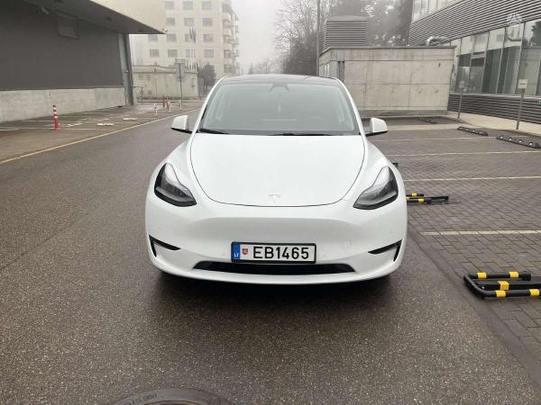 Balts Tesla Model Y 2022 Viļņa, ar dzinēja tilpumu 0.00 L un nobraukumu 45 tūkst. km par 28500 €, foto 3 vietnē AUTOMOTO.COM.LV