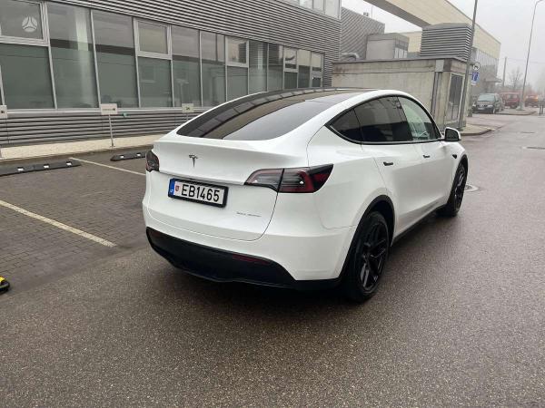 Balts Tesla Model Y 2022 Viļņa, ar dzinēja tilpumu 0.00 L un nobraukumu 45 tūkst. km par 28500 €, foto 7 vietnē AUTOMOTO.COM.LV
