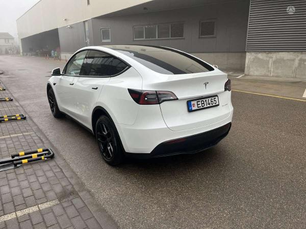 Balts Tesla Model Y 2022 Viļņa, ar dzinēja tilpumu 0.00 L un nobraukumu 45 tūkst. km par 28500 €, foto 9 vietnē AUTOMOTO.COM.LV