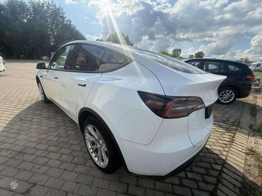 Balts Tesla Model Y 2022 Marijampole, ar dzinēja tilpumu 0.00 L un nobraukumu 74 tūkst. km par 21300 €, foto 5 vietnē AUTOMOTO.COM.LV