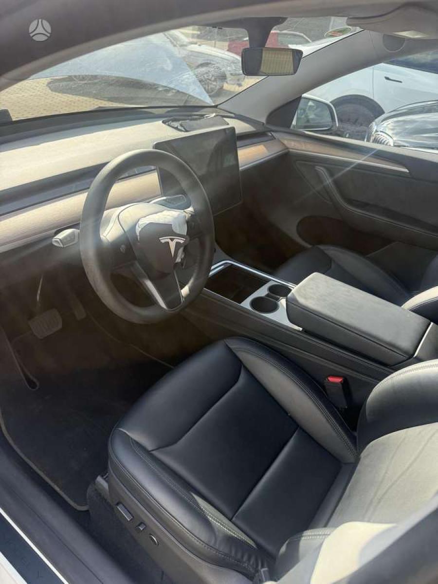 Balts Tesla Model Y 2022 Marijampole, ar dzinēja tilpumu 0.00 L un nobraukumu 74 tūkst. km par 21300 €, foto 9 vietnē AUTOMOTO.COM.LV