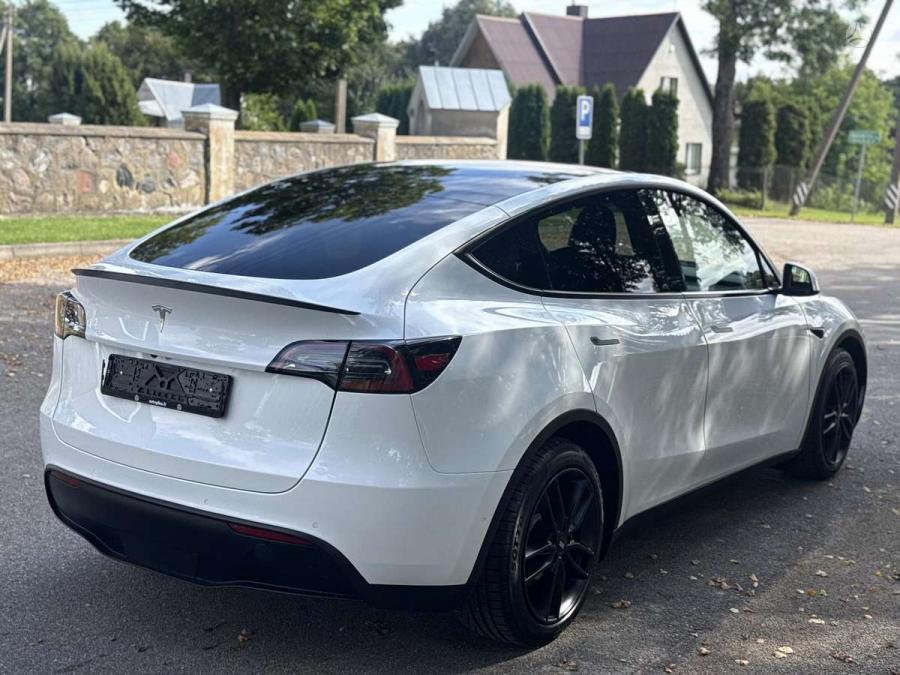 Белый Тесла Модель Y 2022 в Мариямполе, объемом двигателя 0.00 л и пробегом 89 тыс. км за 29900 €, фото 6 на AUTOMOTO.COM.LV