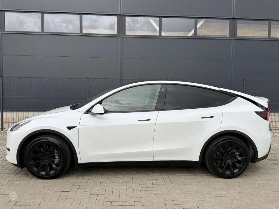 Balts Tesla Model Y 2022 Kauņa, ar dzinēja tilpumu 0.00 L un nobraukumu 49 tūkst. km par 19300 €, foto 3 vietnē AUTOMOTO.COM.LV