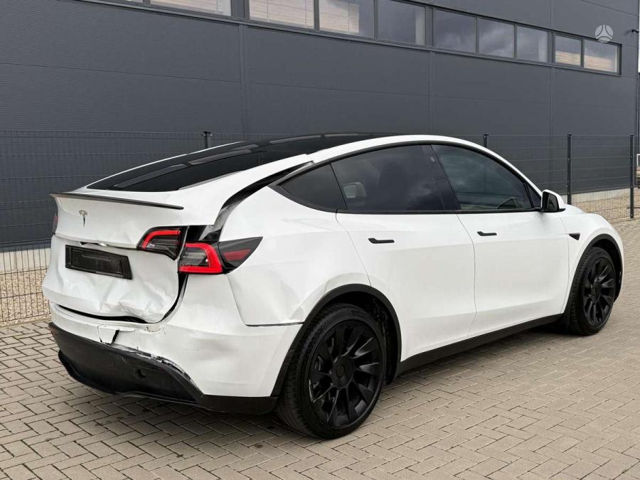 Balts Tesla Model Y 2022 Kauņa, ar dzinēja tilpumu 0.00 L un nobraukumu 49 tūkst. km par 19300 €, foto 10 vietnē AUTOMOTO.COM.LV