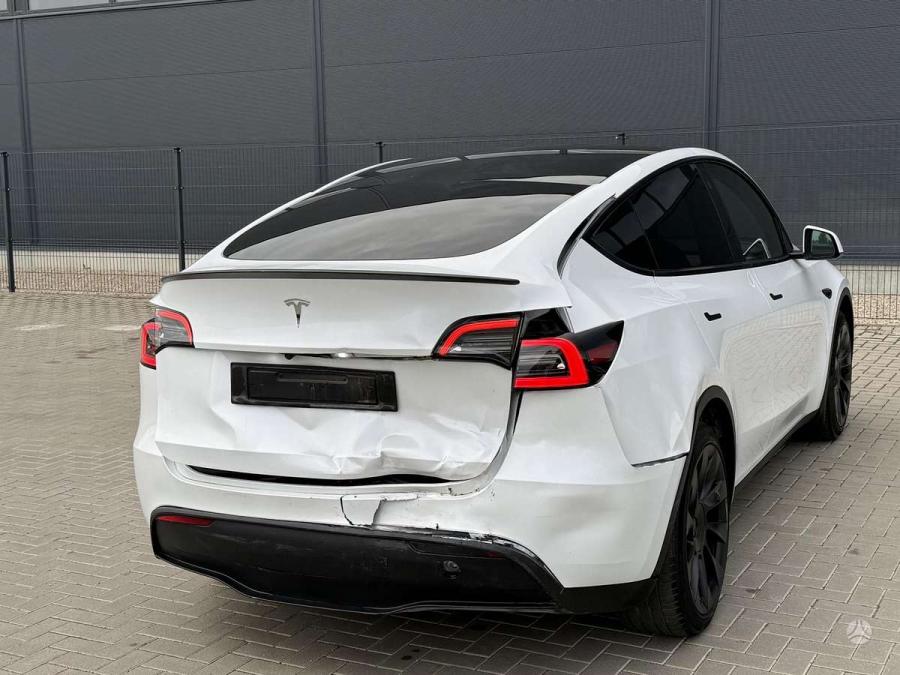Balts Tesla Model Y 2022 Kauņa, ar dzinēja tilpumu 0.00 L un nobraukumu 49 tūkst. km par 19300 €, foto 15 vietnē AUTOMOTO.COM.LV