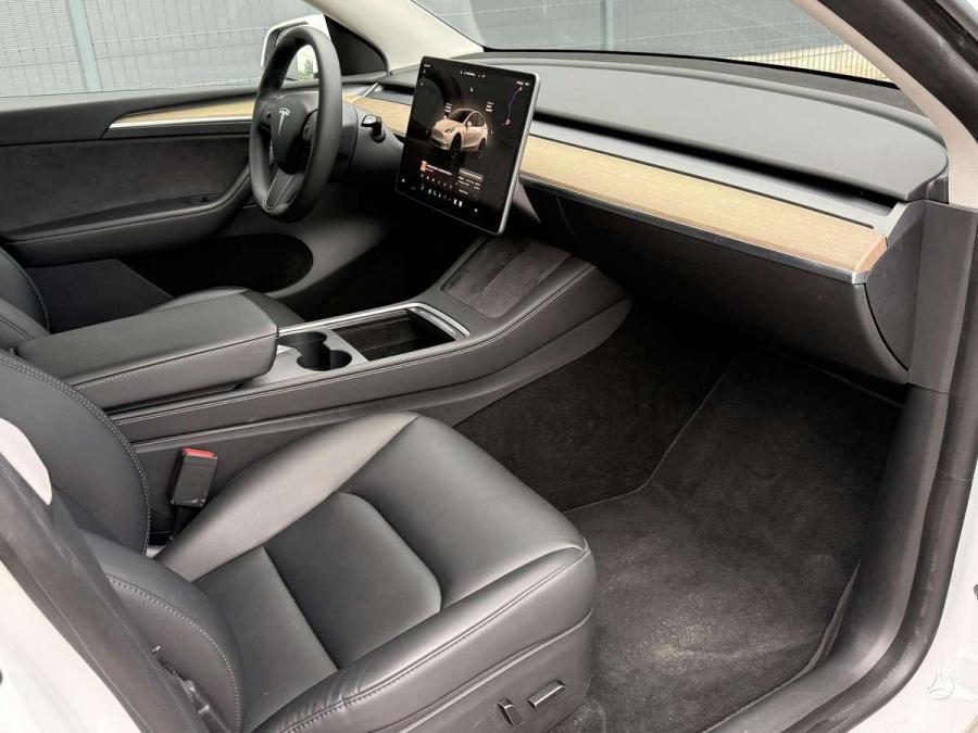 Balts Tesla Model Y 2022 Kauņa, ar dzinēja tilpumu 0.00 L un nobraukumu 49 tūkst. km par 19300 €, foto 21 vietnē AUTOMOTO.COM.LV