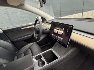 Balts Tesla Model Y 2022 Kauņa, ar dzinēja tilpumu 0.00 L un nobraukumu 49 tūkst. km par 19300 €, foto 23 vietnē AUTOMOTO.COM.LV
