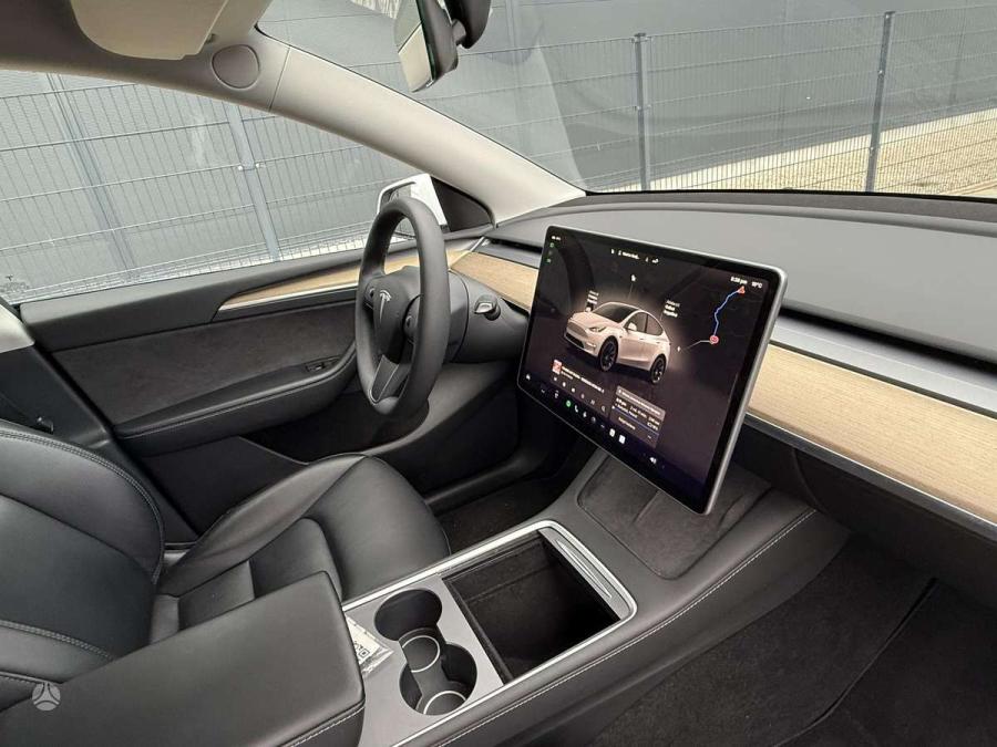 Balts Tesla Model Y 2022 Kauņa, ar dzinēja tilpumu 0.00 L un nobraukumu 49 tūkst. km par 19300 €, foto 23 vietnē AUTOMOTO.COM.LV