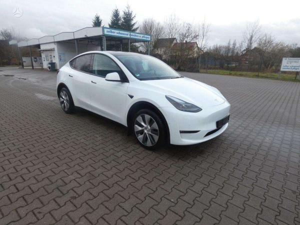 Tesla Model Y 2022 Viļņa vietnē Balts Tesla Model Y 2022 Viļņa, ar dzinēja tilpumu 0.00 L un nobraukumu 99 tūkst. km par 35000 €, foto 4 vietnē AUTOMOTO.COM.LV