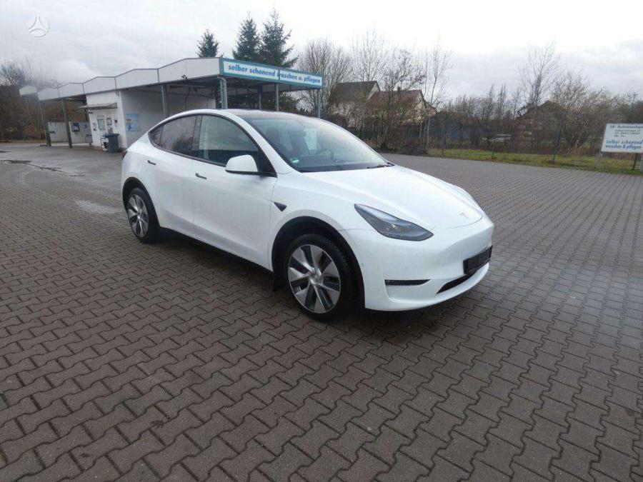 Balts Tesla Model Y 2022 Viļņa, ar dzinēja tilpumu 0.00 L un nobraukumu 99 tūkst. km par 35000 €, foto 4 vietnē AUTOMOTO.COM.LV