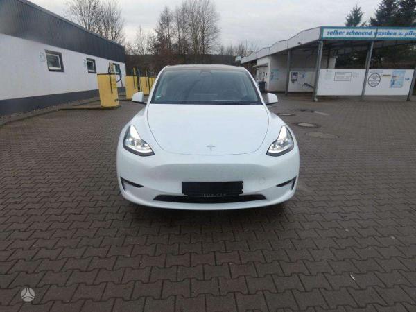 Tesla Model Y 2022 Viļņa vietnē Balts Tesla Model Y 2022 Viļņa, ar dzinēja tilpumu 0.00 L un nobraukumu 99 tūkst. km par 35000 €, foto 5 vietnē AUTOMOTO.COM.LV