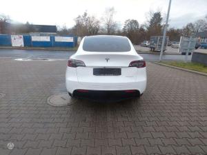 Balts Tesla Model Y 2022 Viļņa, ar dzinēja tilpumu 0.00 L un nobraukumu 99 tūkst. km par 35000 €, foto 6 vietnē AUTOMOTO.COM.LV