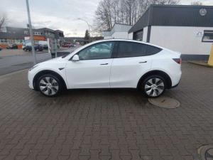 Balts Tesla Model Y 2022 Viļņa, ar dzinēja tilpumu 0.00 L un nobraukumu 99 tūkst. km par 35000 €, foto 7 vietnē AUTOMOTO.COM.LV