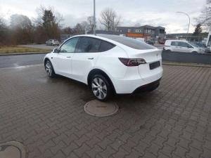 Balts Tesla Model Y 2022 Viļņa, ar dzinēja tilpumu 0.00 L un nobraukumu 99 tūkst. km par 35000 €, foto 8 vietnē AUTOMOTO.COM.LV