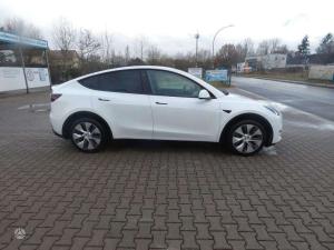 Balts Tesla Model Y 2022 Viļņa, ar dzinēja tilpumu 0.00 L un nobraukumu 99 tūkst. km par 35000 €, foto 9 vietnē AUTOMOTO.COM.LV
