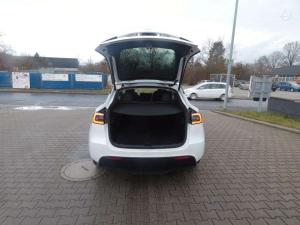 Balts Tesla Model Y 2022 Viļņa, ar dzinēja tilpumu 0.00 L un nobraukumu 99 tūkst. km par 35000 €, foto 10 vietnē AUTOMOTO.COM.LV