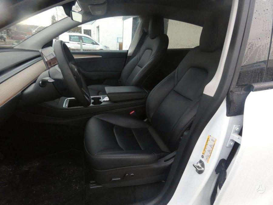 Balts Tesla Model Y 2022 Viļņa, ar dzinēja tilpumu 0.00 L un nobraukumu 99 tūkst. km par 35000 €, foto 11 vietnē AUTOMOTO.COM.LV