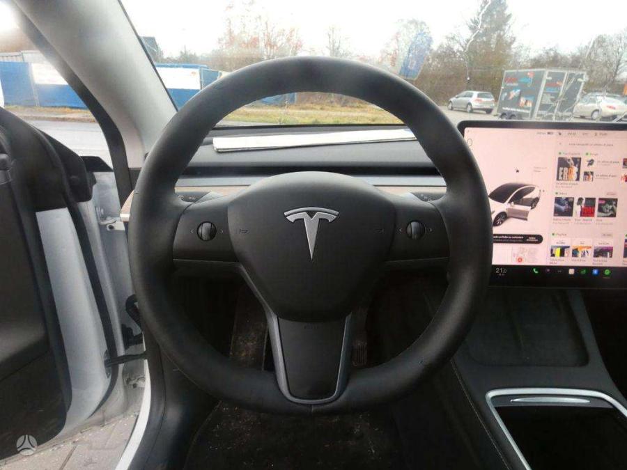 Balts Tesla Model Y 2022 Viļņa, ar dzinēja tilpumu 0.00 L un nobraukumu 99 tūkst. km par 35000 €, foto 12 vietnē AUTOMOTO.COM.LV