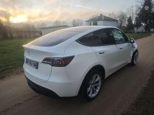 Balts Tesla Model Y 2023 Telšiai, ar dzinēja tilpumu 0.00 L un nobraukumu 41 tūkst. km par 14999 €, foto 5 vietnē AUTOMOTO.COM.LV