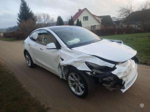 Balts Tesla Model Y 2023 Telšiai, ar dzinēja tilpumu 0.00 L un nobraukumu 41 tūkst. km par 14999 €, foto 8 vietnē AUTOMOTO.COM.LV