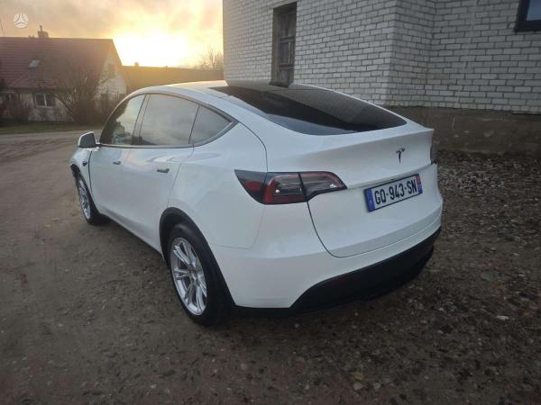Balts Tesla Model Y 2023 Telšiai, ar dzinēja tilpumu 0.00 L un nobraukumu 41 tūkst. km par 14999 €, foto 9 vietnē AUTOMOTO.COM.LV