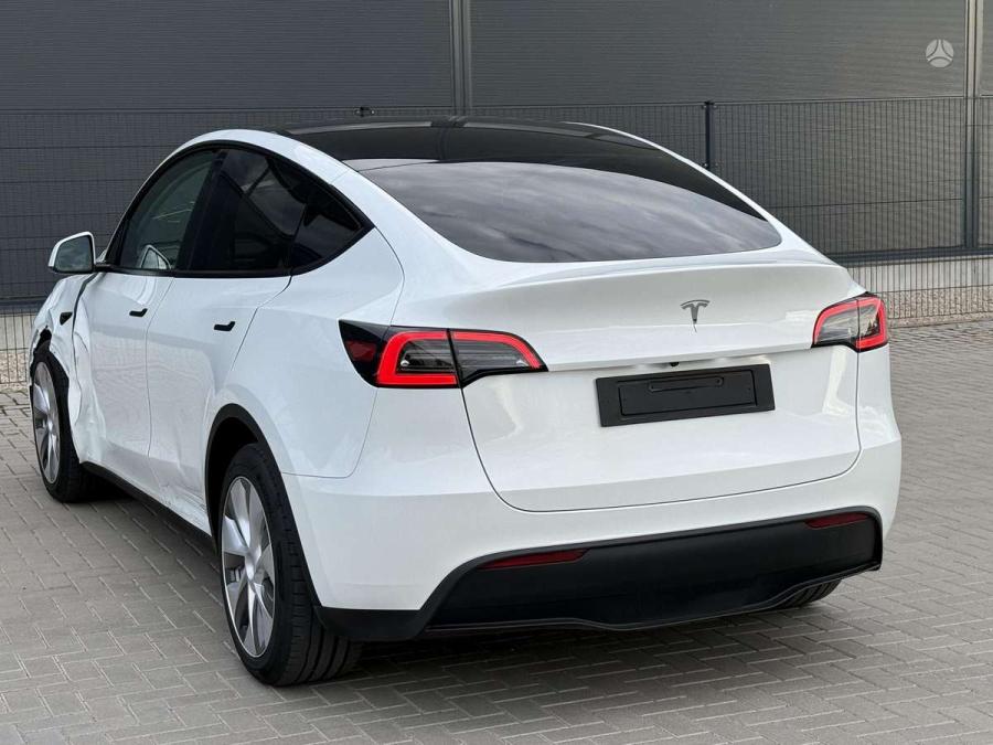 Balts Tesla Model Y 2023 Kauņa, ar dzinēja tilpumu 0.00 L un nobraukumu 56 tūkst. km par 21000 €, foto 12 vietnē AUTOMOTO.COM.LV