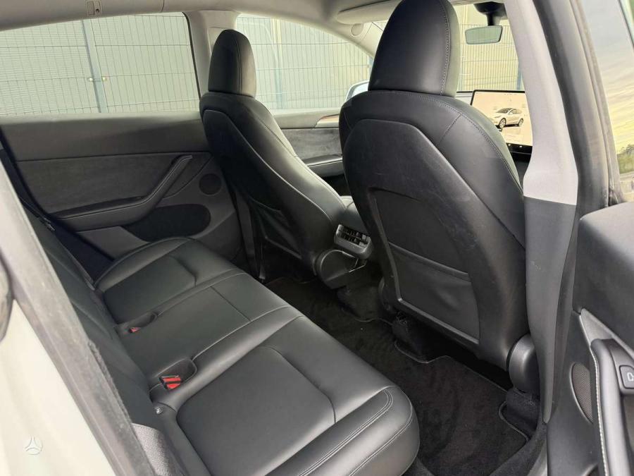 Balts Tesla Model Y 2023 Kauņa, ar dzinēja tilpumu 0.00 L un nobraukumu 56 tūkst. km par 21000 €, foto 18 vietnē AUTOMOTO.COM.LV