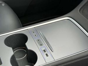 Balts Tesla Model Y 2023 Kauņa, ar dzinēja tilpumu 0.00 L un nobraukumu 56 tūkst. km par 21000 €, foto 20 vietnē AUTOMOTO.COM.LV