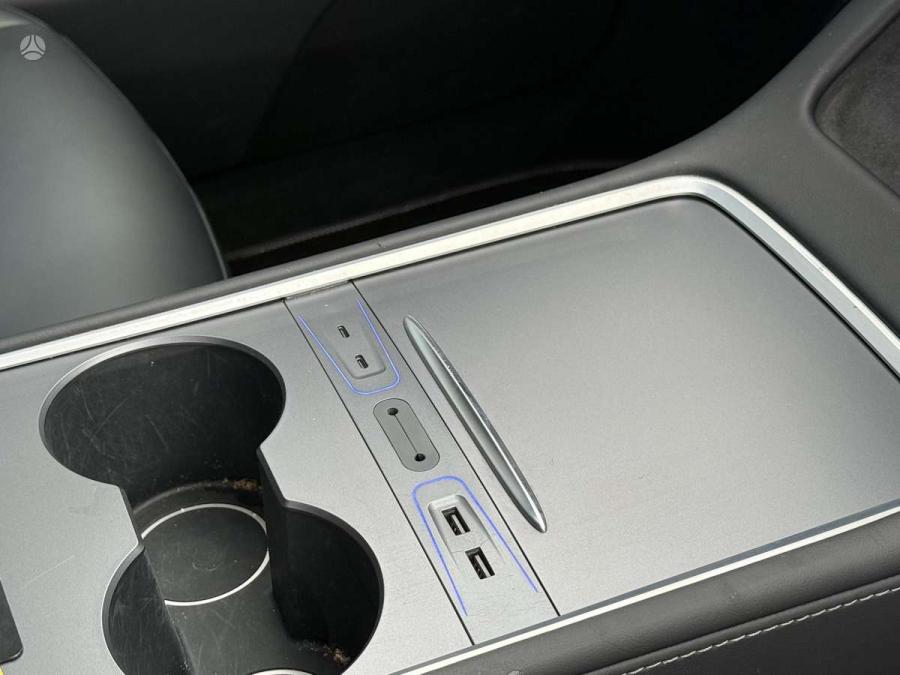 Balts Tesla Model Y 2023 Kauņa, ar dzinēja tilpumu 0.00 L un nobraukumu 56 tūkst. km par 21000 €, foto 20 vietnē AUTOMOTO.COM.LV
