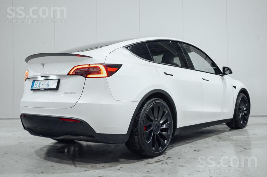 Balts Tesla Model Y 2022 Rīga, ar dzinēja tilpumu 0.00 L un nobraukumu 105 tūkst. km par 33800 €, foto 4 vietnē AUTOMOTO.COM.LV