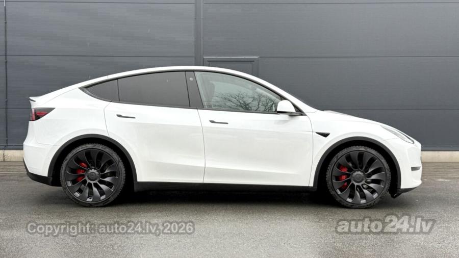 Balts Tesla Model Y 2022 Tallina, ar dzinēja tilpumu 0.00 L un nobraukumu 63 tūkst. km par 35000 €, foto 5 vietnē AUTOMOTO.COM.LV