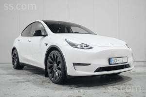 Белый Тесла Модель Y 2022 в Рига, объемом двигателя 0.00 л и пробегом 110 тыс. км за 32000 €, фото 3 на AUTOMOTO.COM.LV
