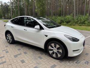 White Tesla Model Y 2022 in Riga, with an engine capacity of 0.00 L and mileage of 109 thousand km for 31900 €, photo 8 on AUTOMOTO.COM.LV