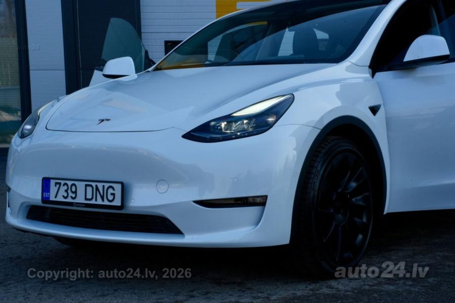 Balts Tesla Model Y 2021 Tallina, ar dzinēja tilpumu 0.00 L un nobraukumu 89 tūkst. km par 29990 €, foto 1 vietnē AUTOMOTO.COM.LV
