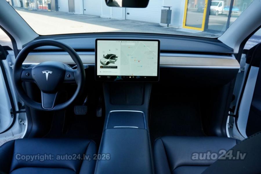 Balts Tesla Model Y 2021 Tallina, ar dzinēja tilpumu 0.00 L un nobraukumu 89 tūkst. km par 29990 €, foto 3 vietnē AUTOMOTO.COM.LV