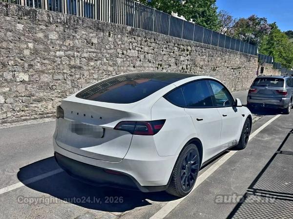 Белый Тесла Модель Y 2021 в Таллин, объемом двигателя 0.00 л и пробегом 122 тыс. км за 30000 €, фото 3 на AUTOMOTO.COM.LV