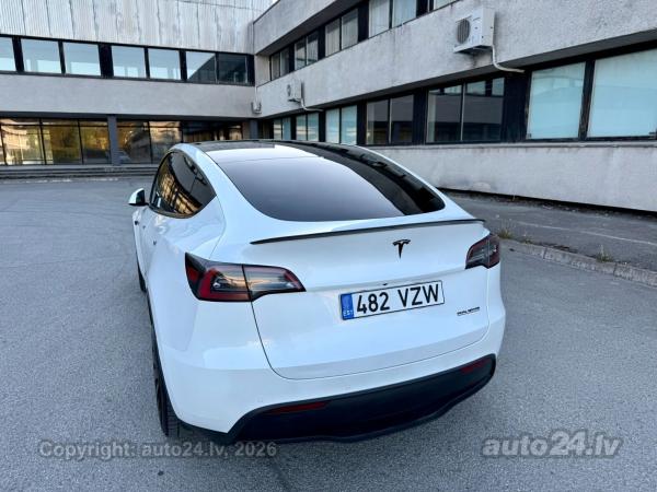 Белый Тесла Модель Y 2021 в Таллин, объемом двигателя 0.00 л и пробегом 295 тыс. км за 28900 €, фото 8 на AUTOMOTO.COM.LV