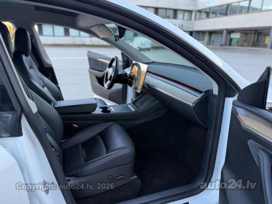 Balts Tesla Model Y 2021 Tallina, ar dzinēja tilpumu 0.00 L un nobraukumu 295 tūkst. km par 28900 €, foto 14 vietnē AUTOMOTO.COM.LV