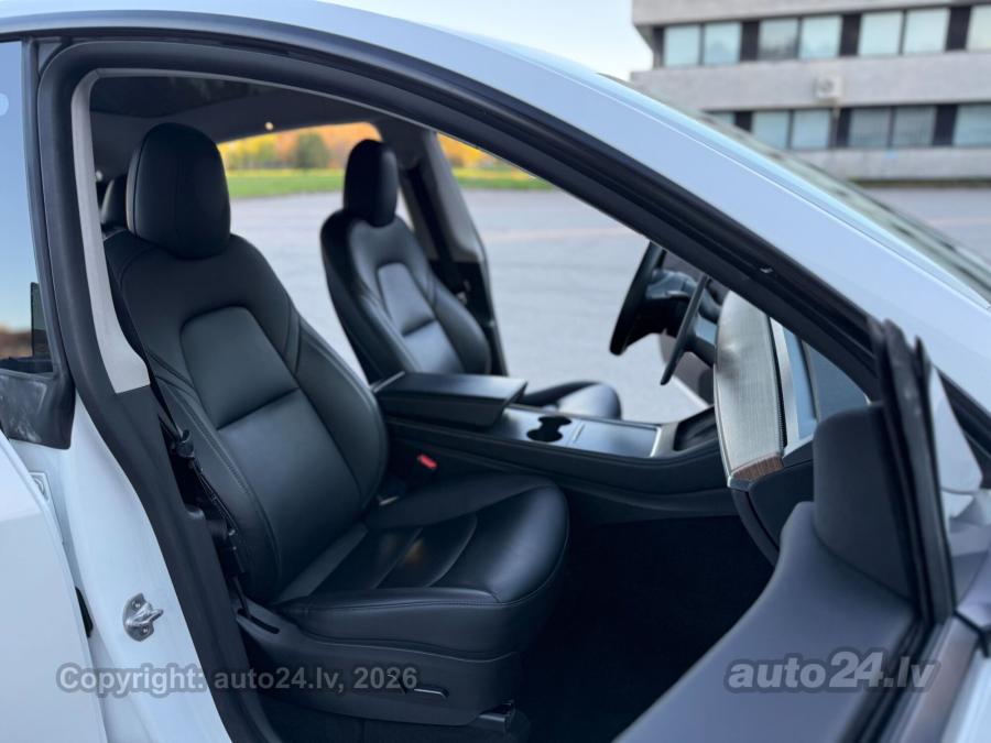 Balts Tesla Model Y 2021 Tallina, ar dzinēja tilpumu 0.00 L un nobraukumu 295 tūkst. km par 28900 €, foto 15 vietnē AUTOMOTO.COM.LV