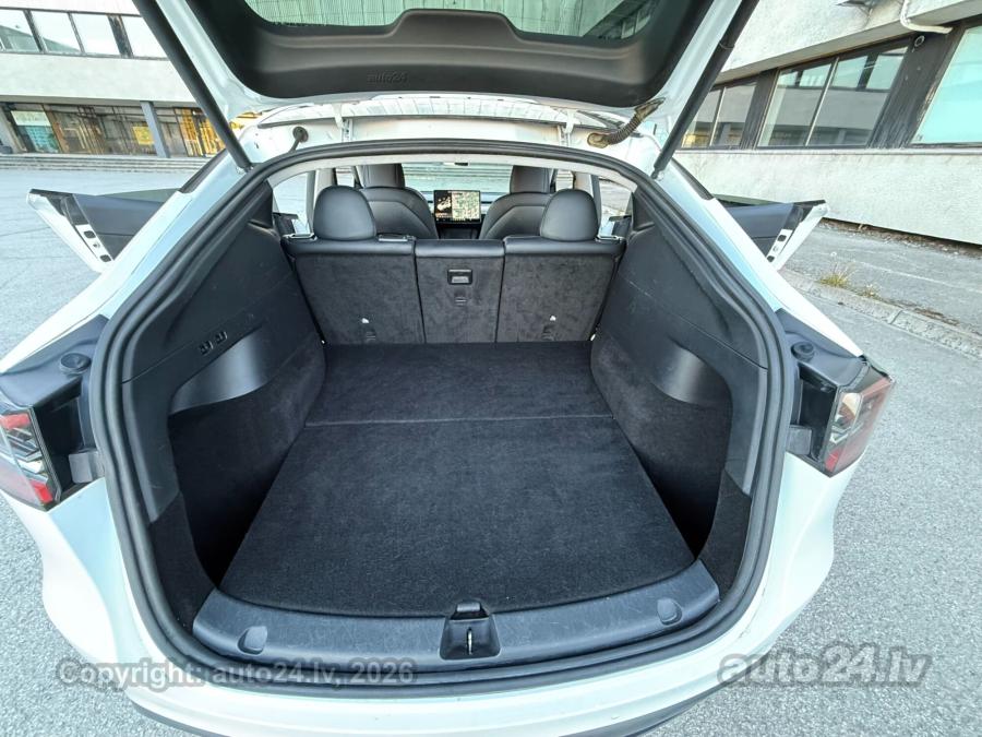 Balts Tesla Model Y 2021 Tallina, ar dzinēja tilpumu 0.00 L un nobraukumu 295 tūkst. km par 28900 €, foto 23 vietnē AUTOMOTO.COM.LV