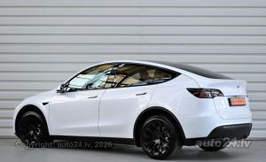 White Tesla Model Y 2022 in Tallinn, with an engine capacity of 0.00 L and mileage of 38 thousand km for 37400 €, photo 5 on AUTOMOTO.COM.LV