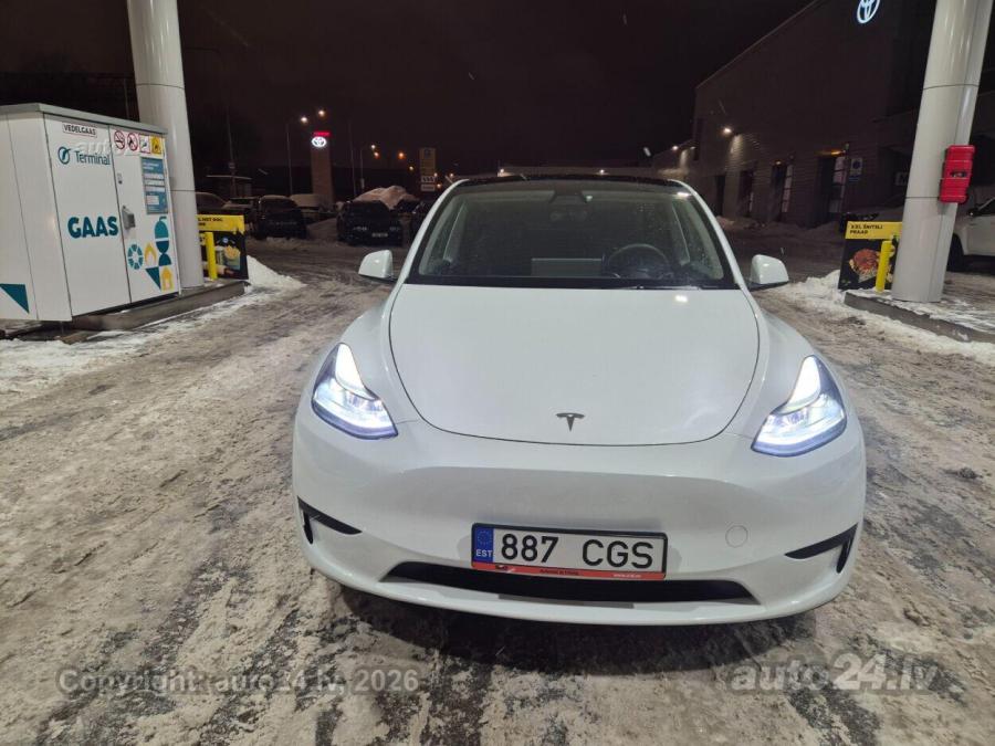 Balts Tesla Model Y 2022 Tallina, ar dzinēja tilpumu 0.00 L un nobraukumu 70 tūkst. km par 26500 €, foto 2 vietnē AUTOMOTO.COM.LV