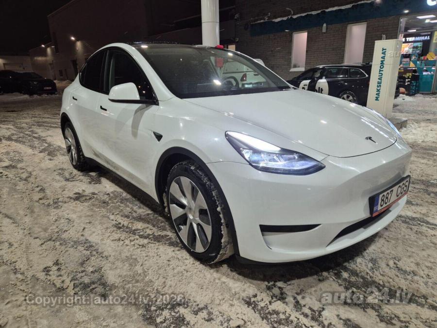 Balts Tesla Model Y 2022 Tallina, ar dzinēja tilpumu 0.00 L un nobraukumu 70 tūkst. km par 26500 €, foto 3 vietnē AUTOMOTO.COM.LV