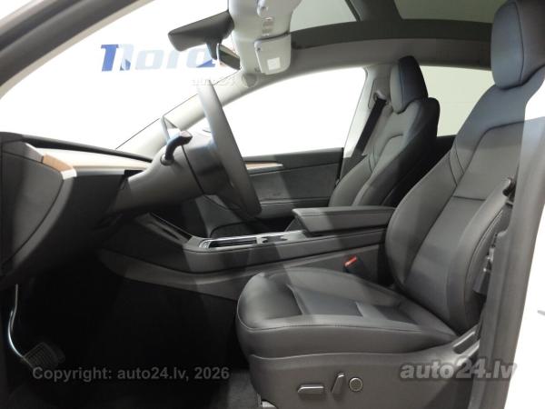 Balts Tesla Model Y 2022 Tallina, ar dzinēja tilpumu 0.00 L un nobraukumu 41 tūkst. km par 45900 €, foto 7 vietnē AUTOMOTO.COM.LV