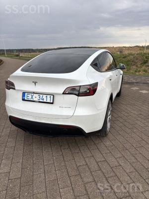 Белый Тесла Модель Y 2022 в Рига, объемом двигателя 0.00 л и пробегом 110 тыс. км за 33500 €, фото 7 на AUTOMOTO.COM.LV
