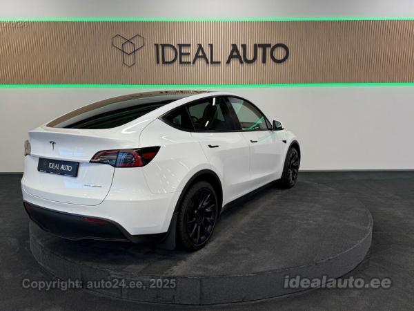 Balts Tesla Model Y 2023 Tallina, ar dzinēja tilpumu 0.00 L un nobraukumu 70 tūkst. km par 37990 €, foto 4 vietnē AUTOMOTO.COM.LV