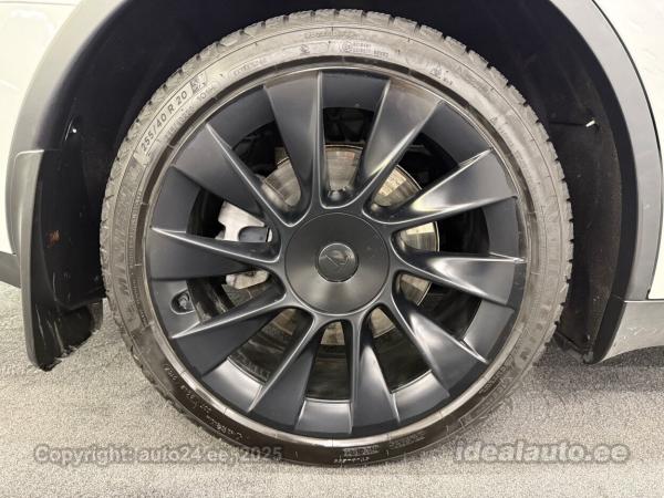 Balts Tesla Model Y 2023 Tallina, ar dzinēja tilpumu 0.00 L un nobraukumu 70 tūkst. km par 37990 €, foto 9 vietnē AUTOMOTO.COM.LV