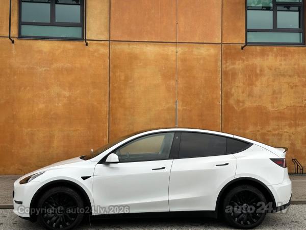 Balts Tesla Model Y 2023 Tallina, ar dzinēja tilpumu 0.00 L un nobraukumu 89 tūkst. km par 33800 €, foto 2 vietnē AUTOMOTO.COM.LV